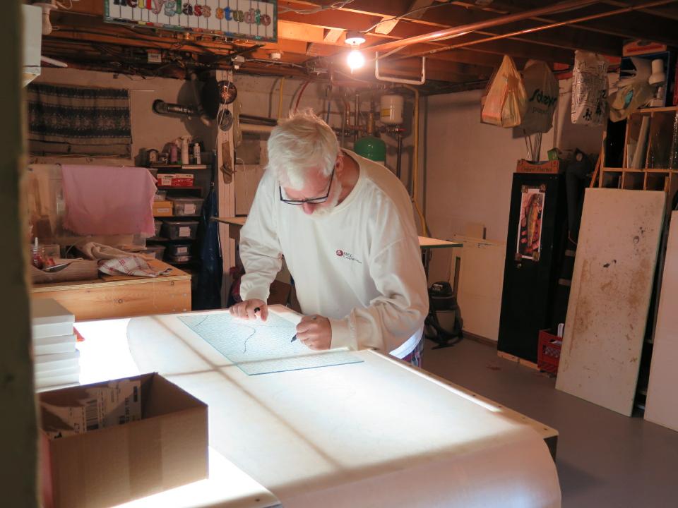 tracing lines for cutting background glass – nellyglass studio